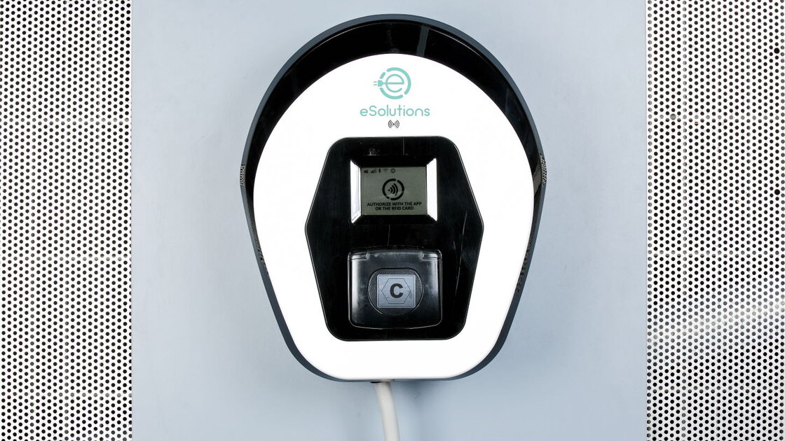 Peugeot ePro Full Wallbox | ÖAMTC